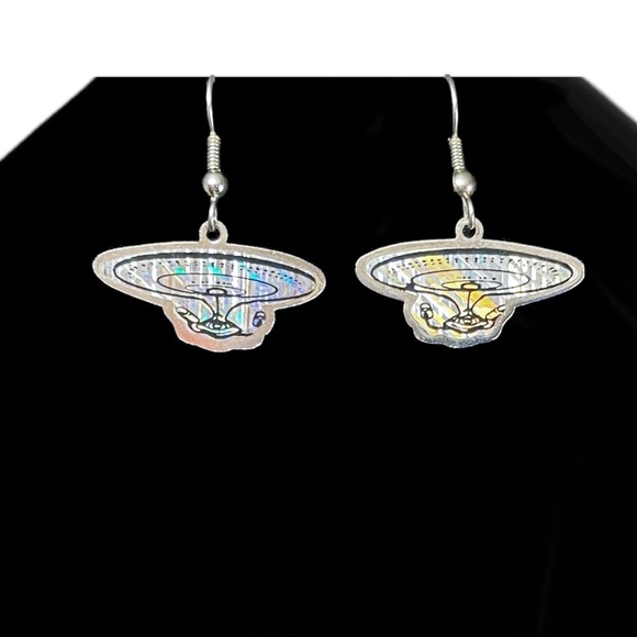 Source Unknown | Jewelry | Rare Vintage Star Trek Holographic Star Ship ...